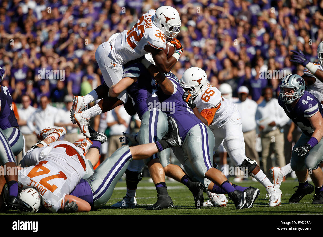 October 25, 2104: Texas Longhorns running back Johnathan Gray (32 ...