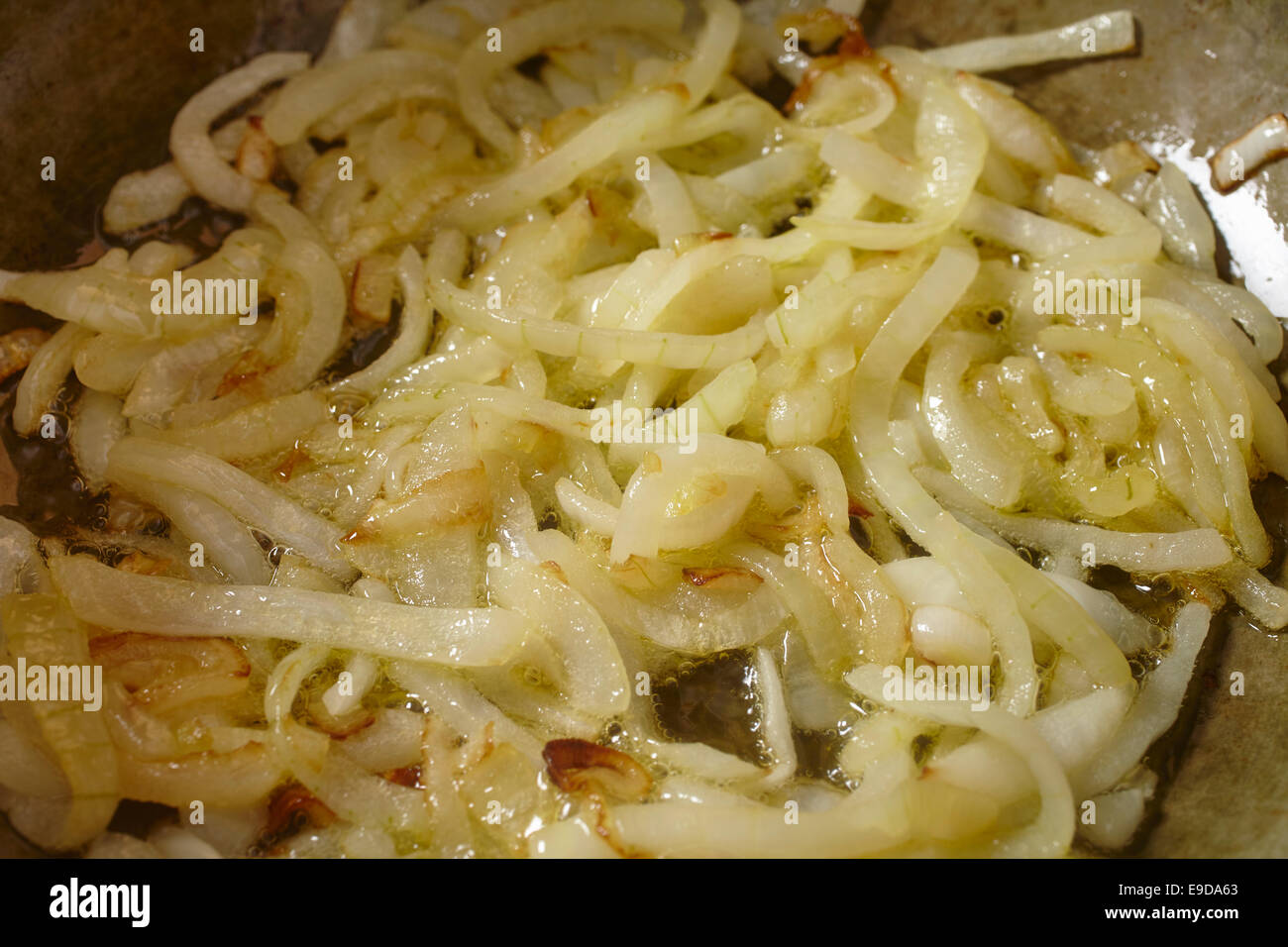 Frying onions hi-res stock photography and images - Alamy