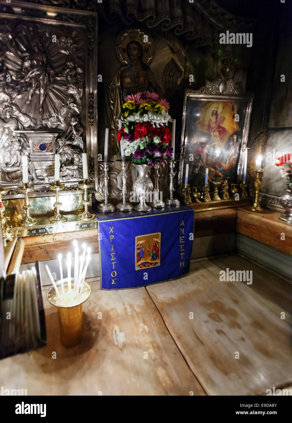 Jesus Tomb interior, Church of the Holy Sepulchre Heart, Jerusalem ...