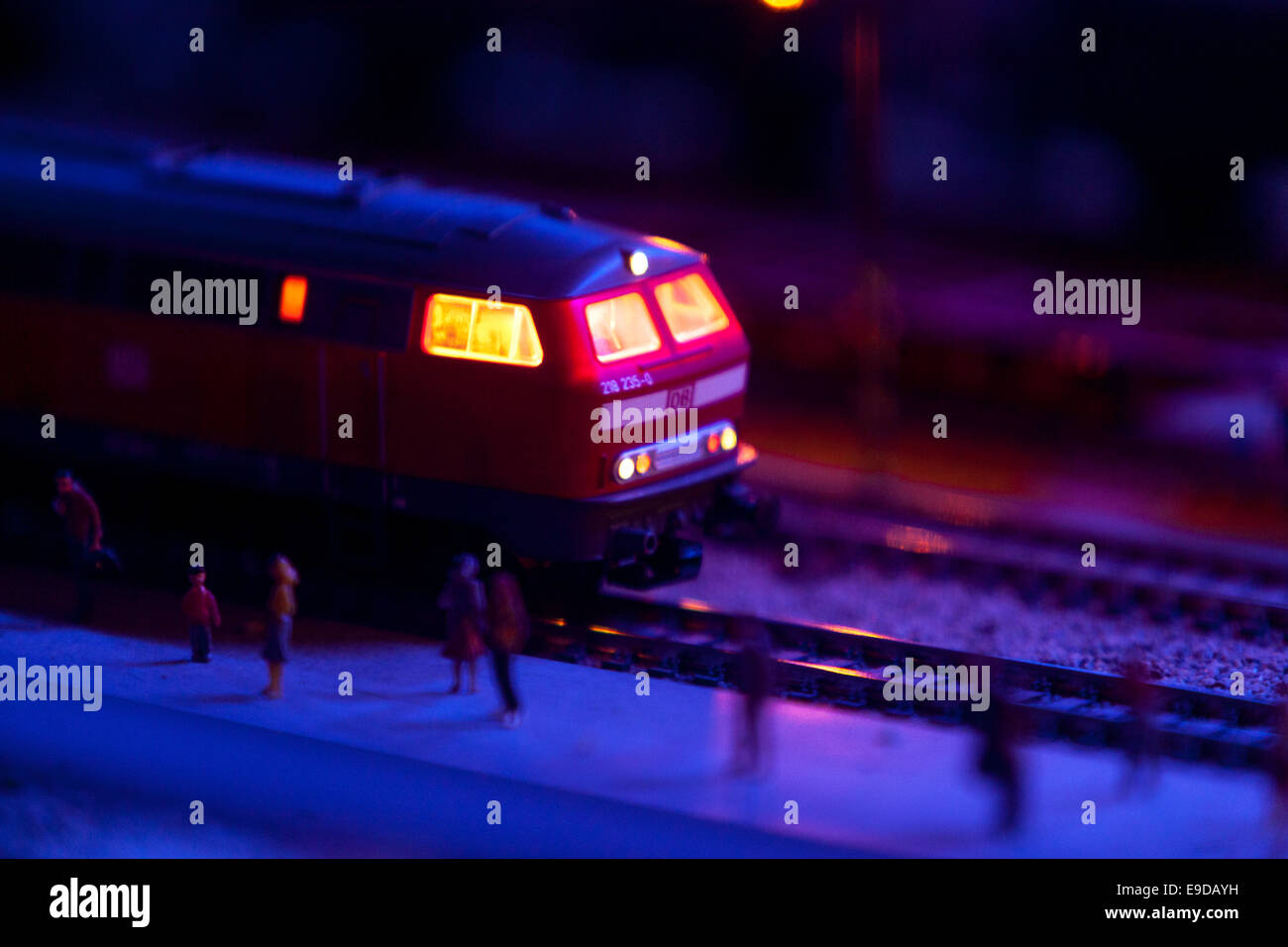 Night train model hi-res stock photography and images - Alamy