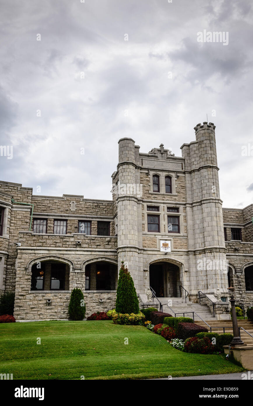 Pythian Home of Missouri (Pythian Castle), 1451 East Pythian Street ...