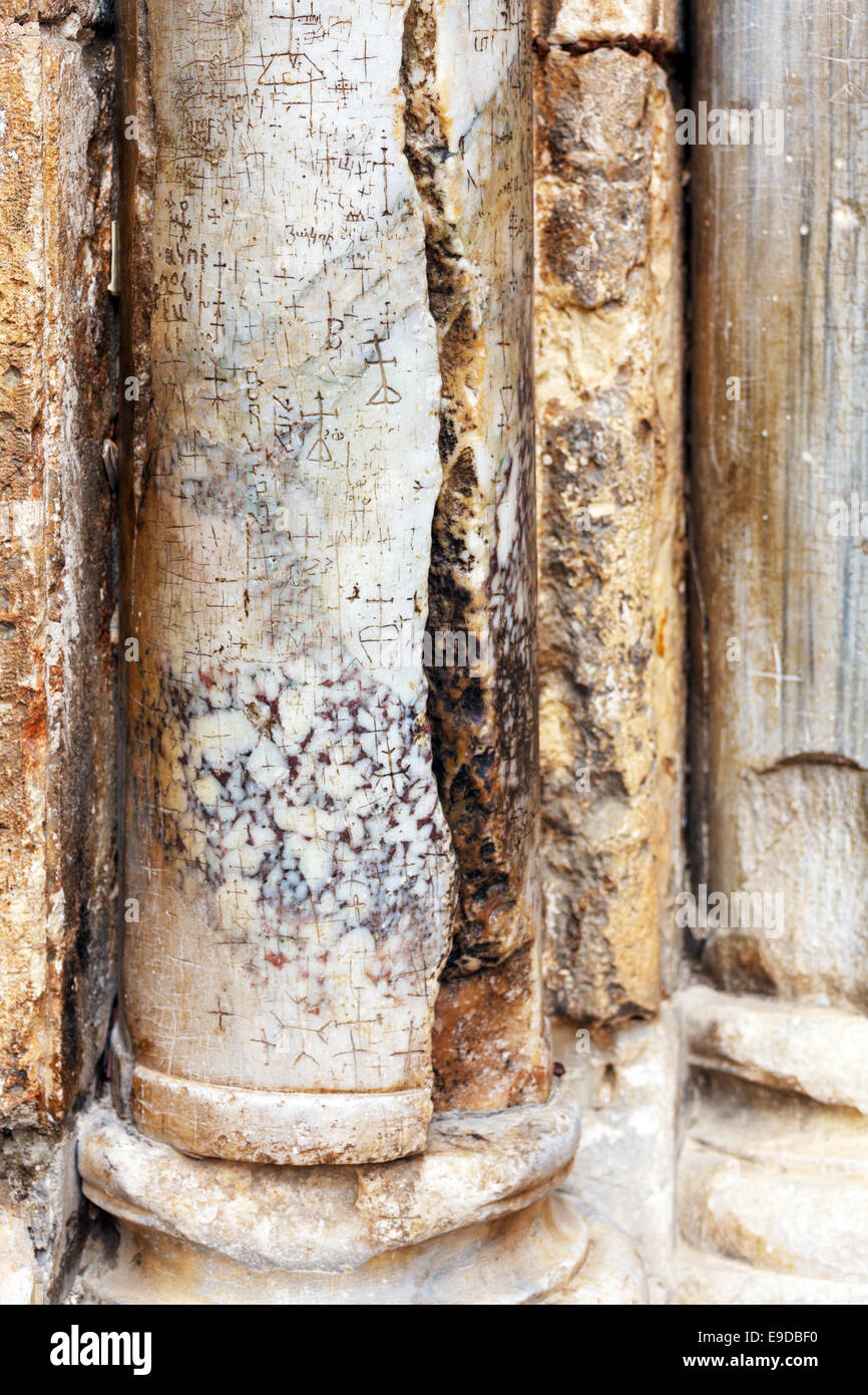 Cracked column old building hi-res stock photography and images - Alamy