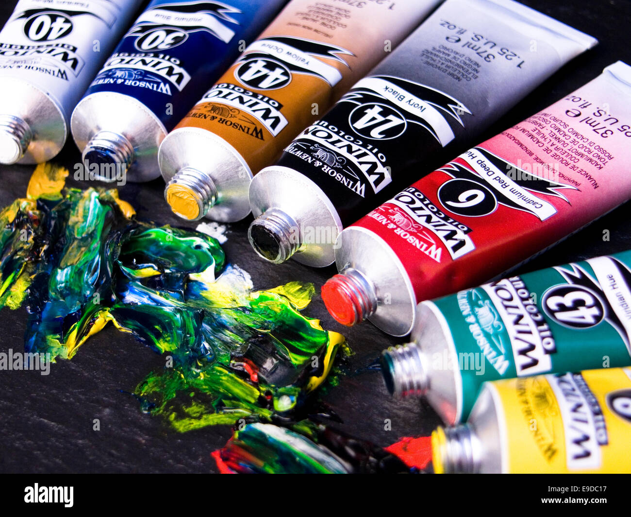 Oil paints hi-res stock photography and images - Alamy