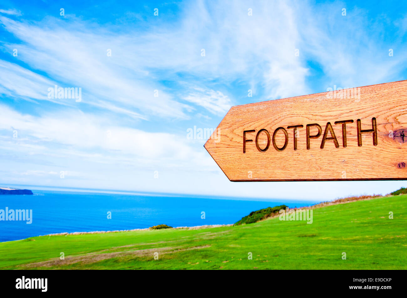 Footpath direction sign in English countryside Stock Photo - Alamy