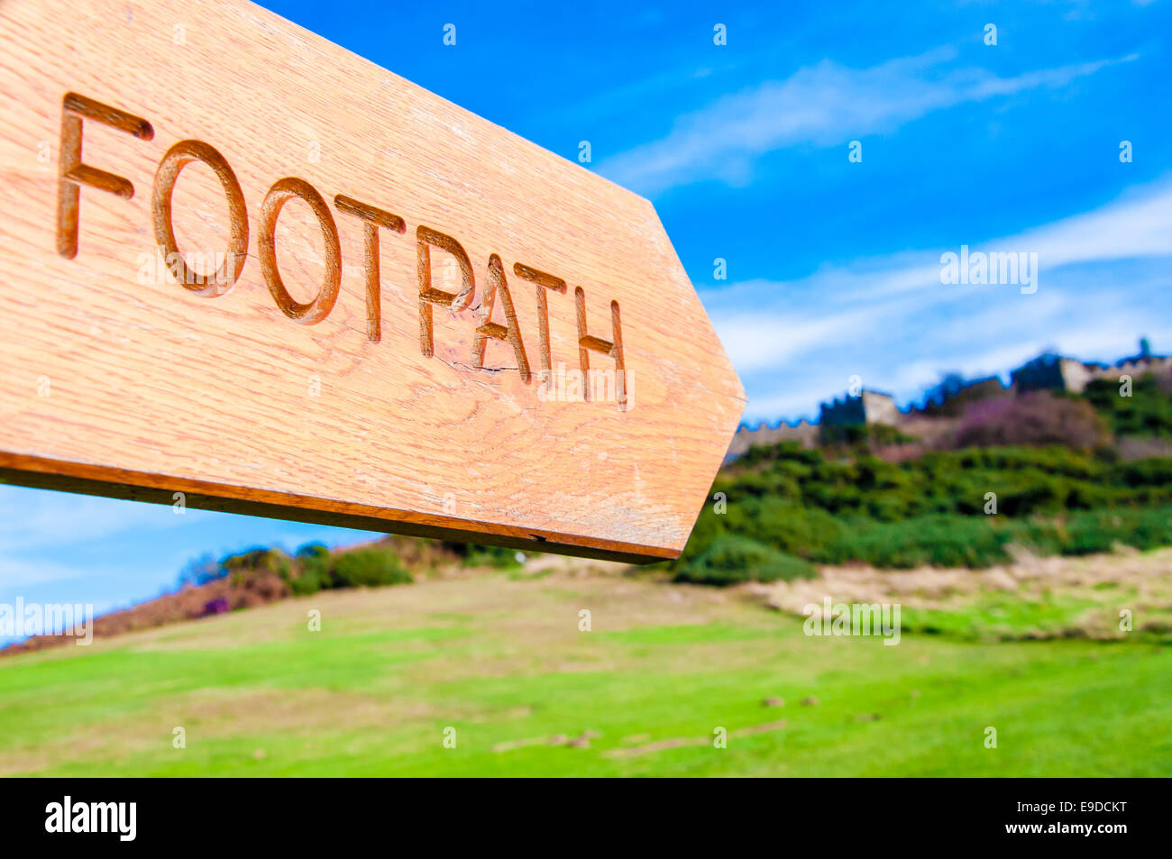 Footpath direction sign in English countryside Stock Photo - Alamy