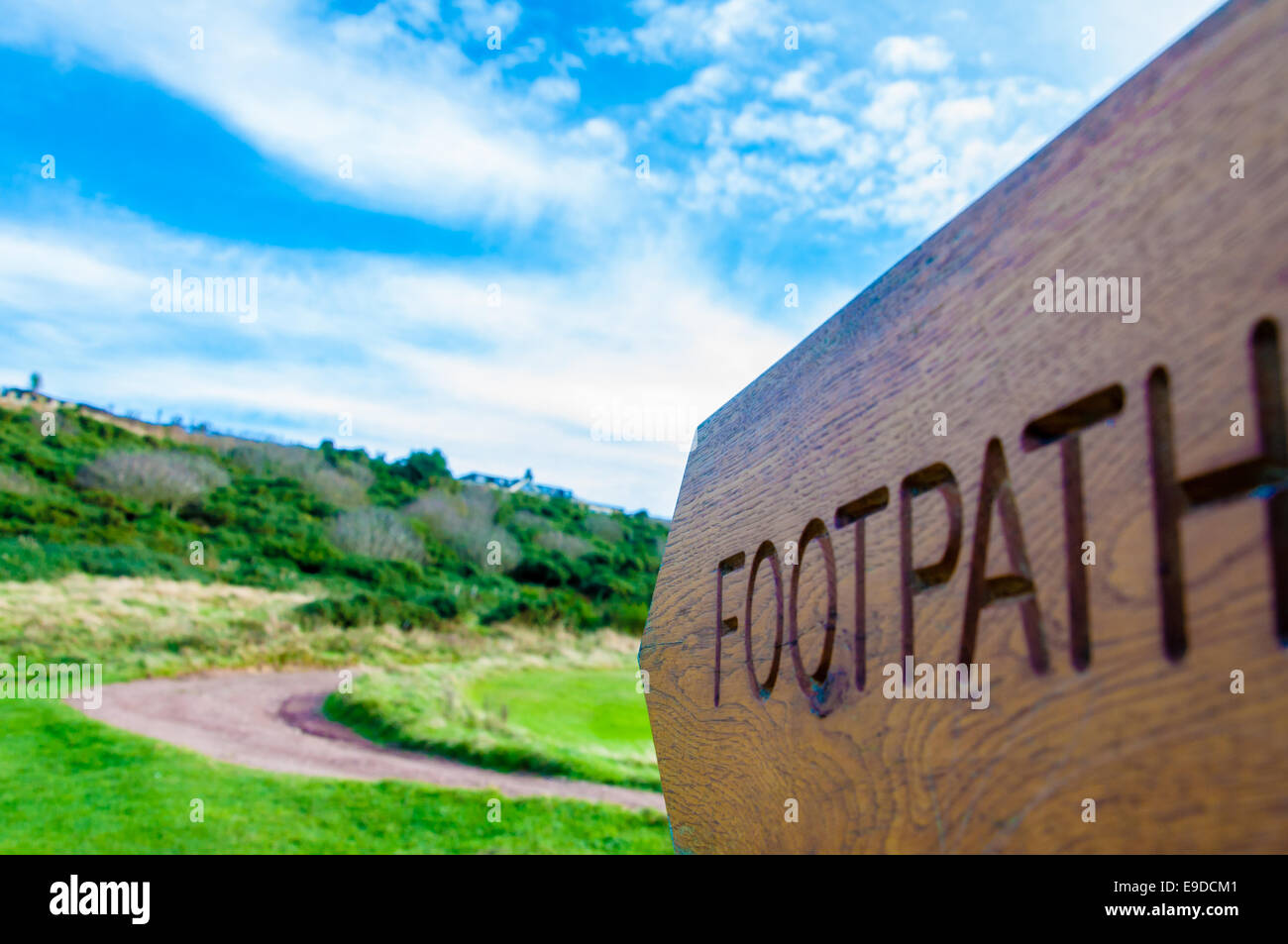 Footpath direction sign in English countryside Stock Photo - Alamy