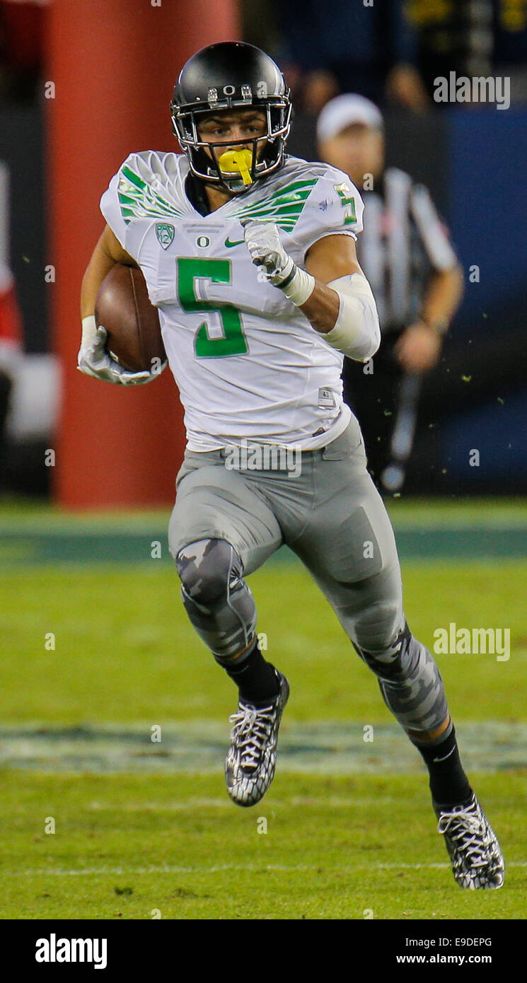 October 24, 2014 Santa Clara, CA : Oregon KR # 5 Devon Allen during ...