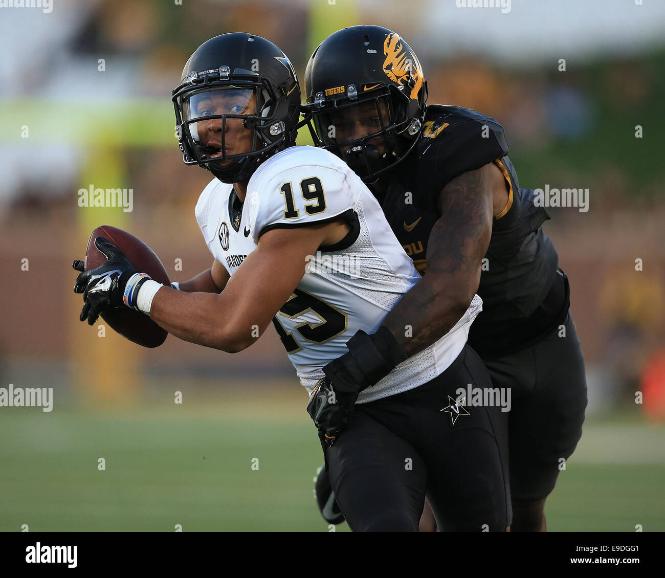 Columbia, MO, USA. October 25, 2014. Vanderbilt Commodores wide receiver C.J. Duncan (19 ...