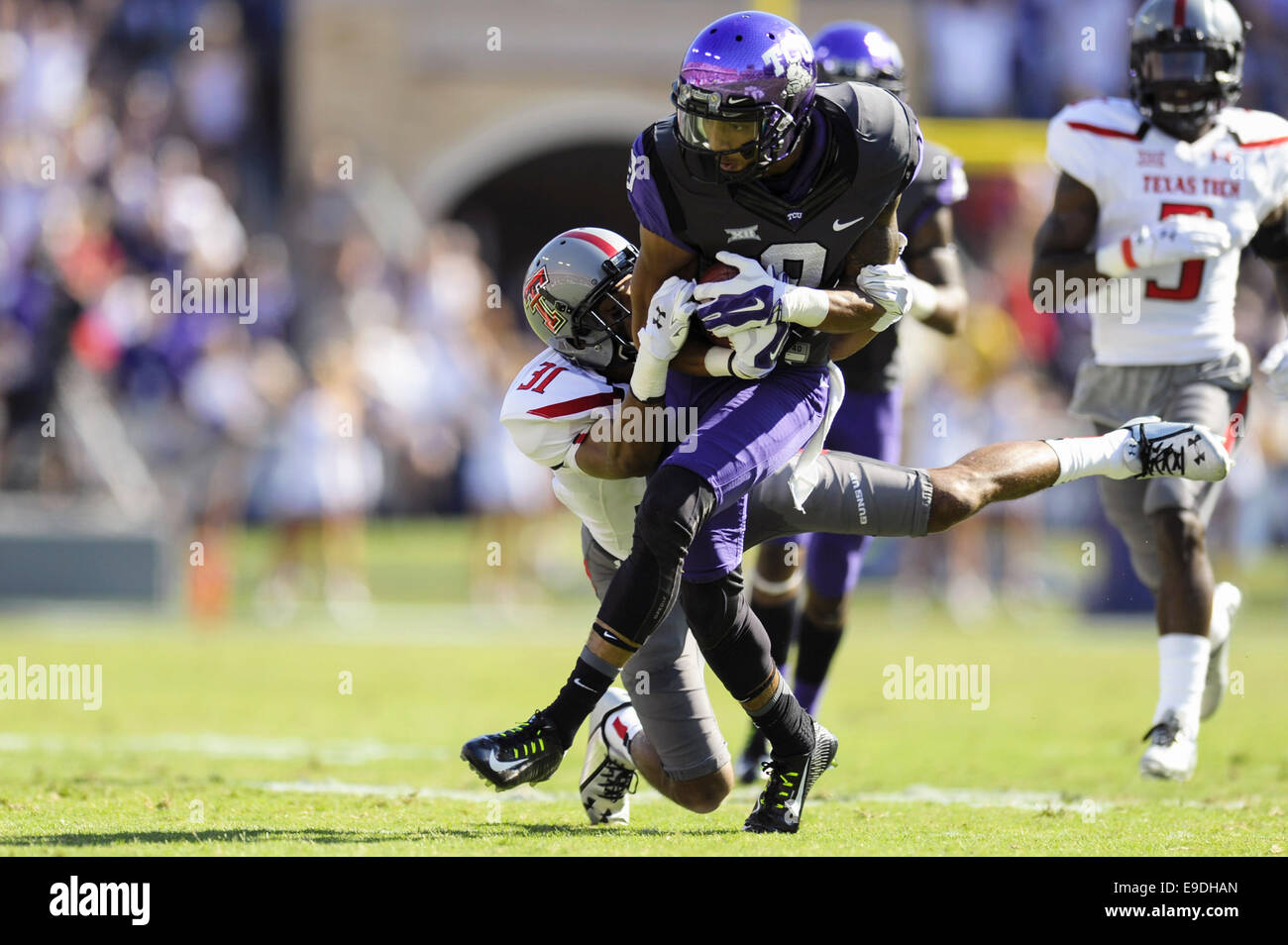 TCU Horned Frogs receiver Josh Doctson (9) shakes off the tackle of ...