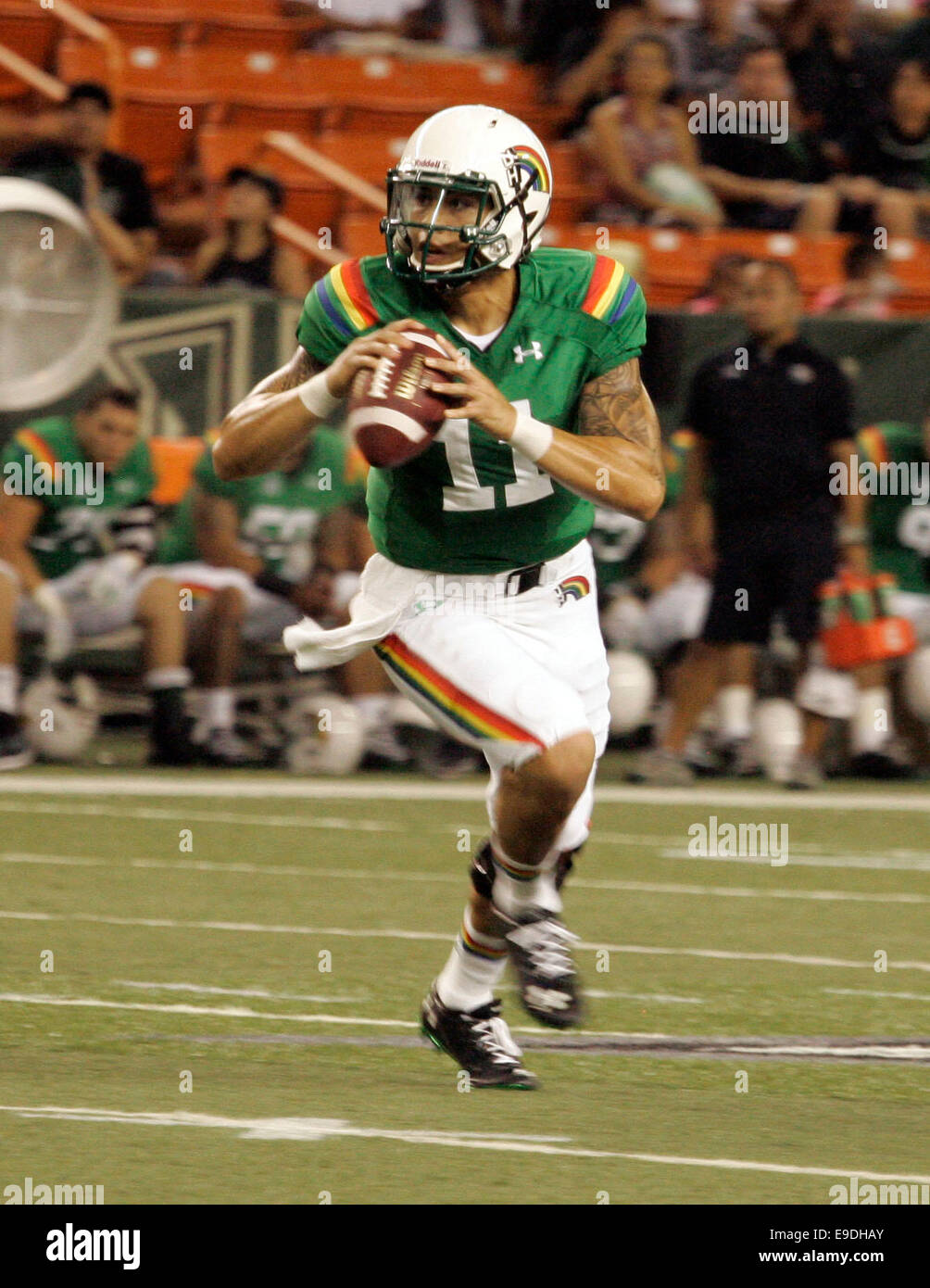 October 25, 2014 - Hawaii Rainbow Warriors quarterback Ikaika Woolsey ...