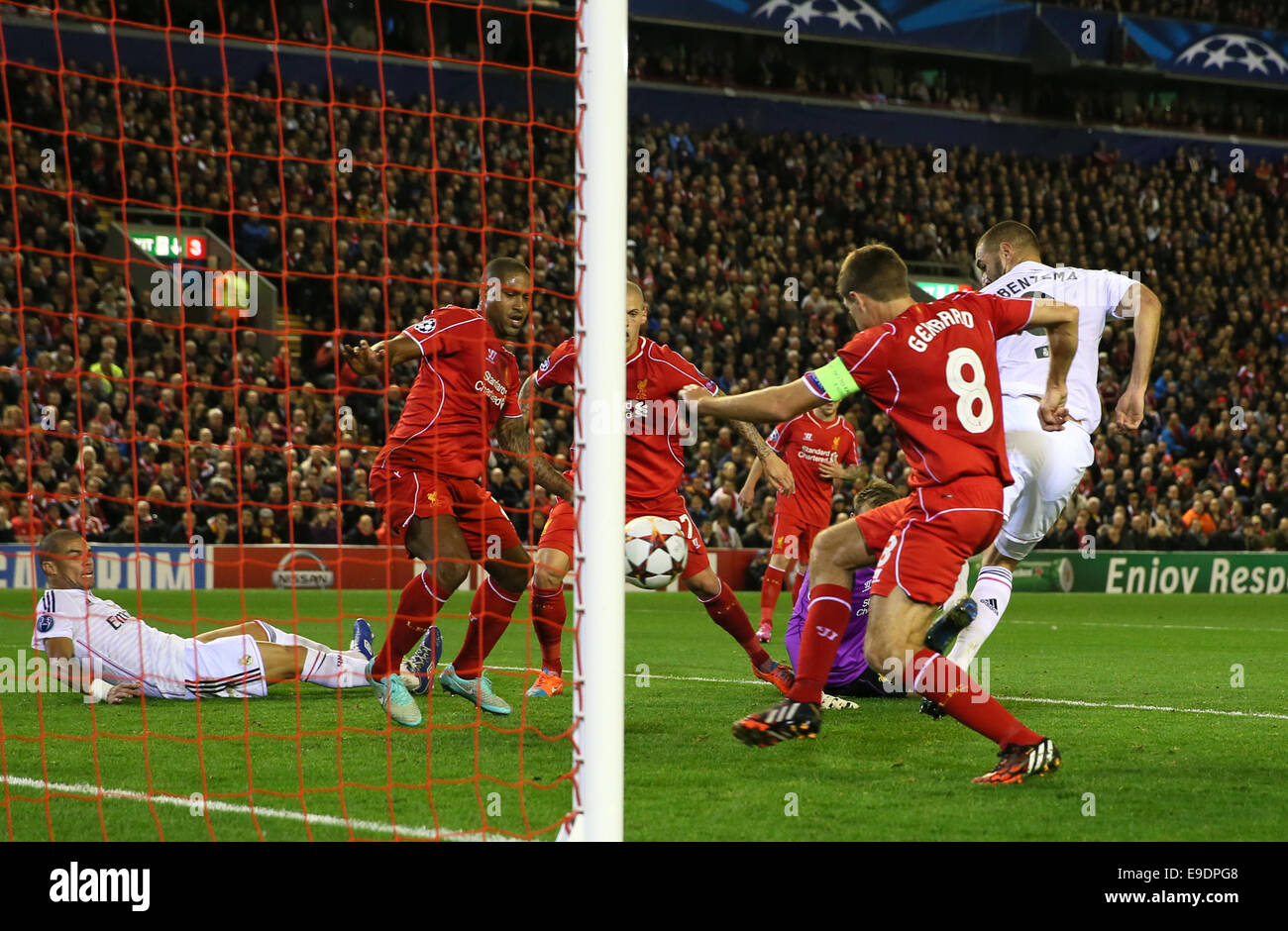 Real madrid liverpool benzema hi-res stock photography and images - Alamy