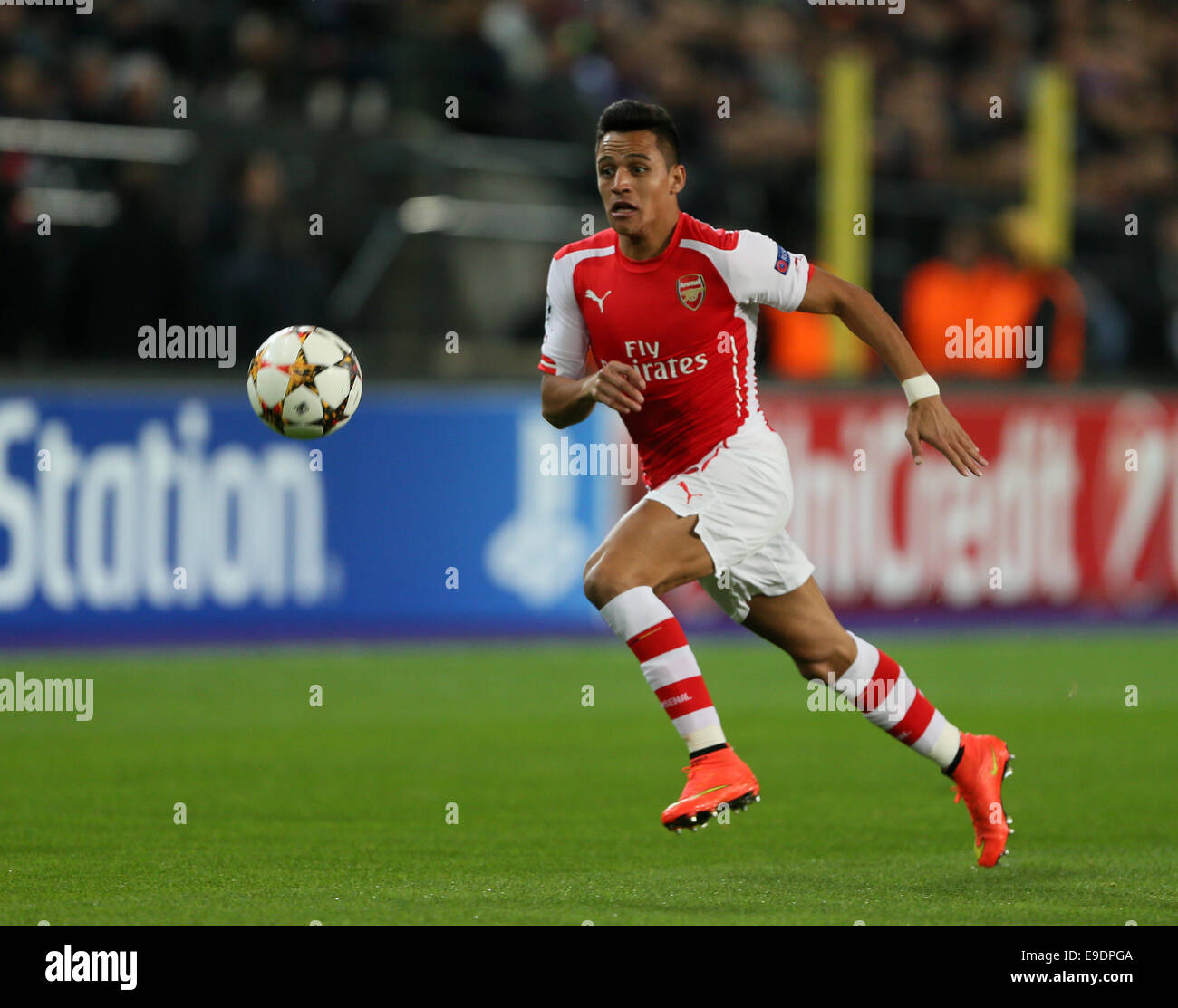 Arsenal vs rsc anderlecht hi-res stock photography and images - Alamy