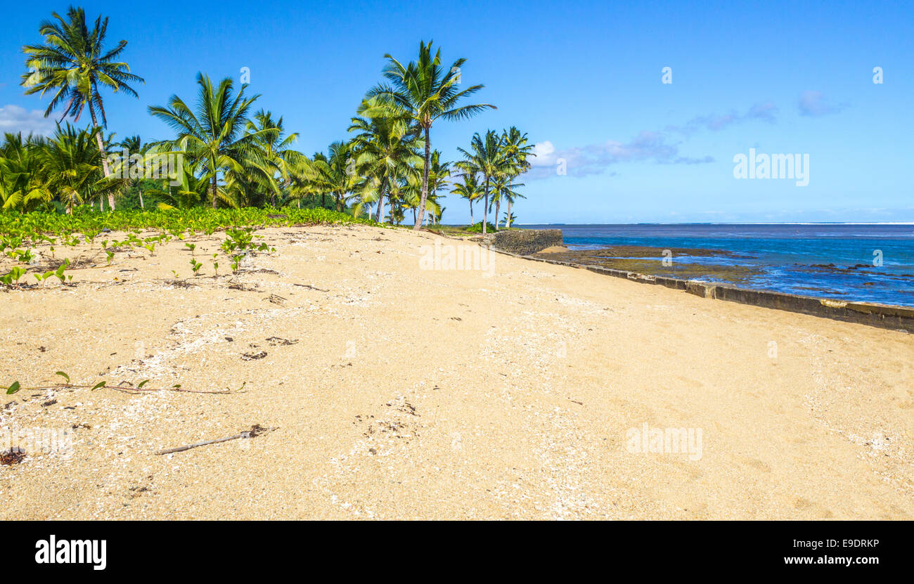 Tropical isle hi-res stock photography and images - Alamy