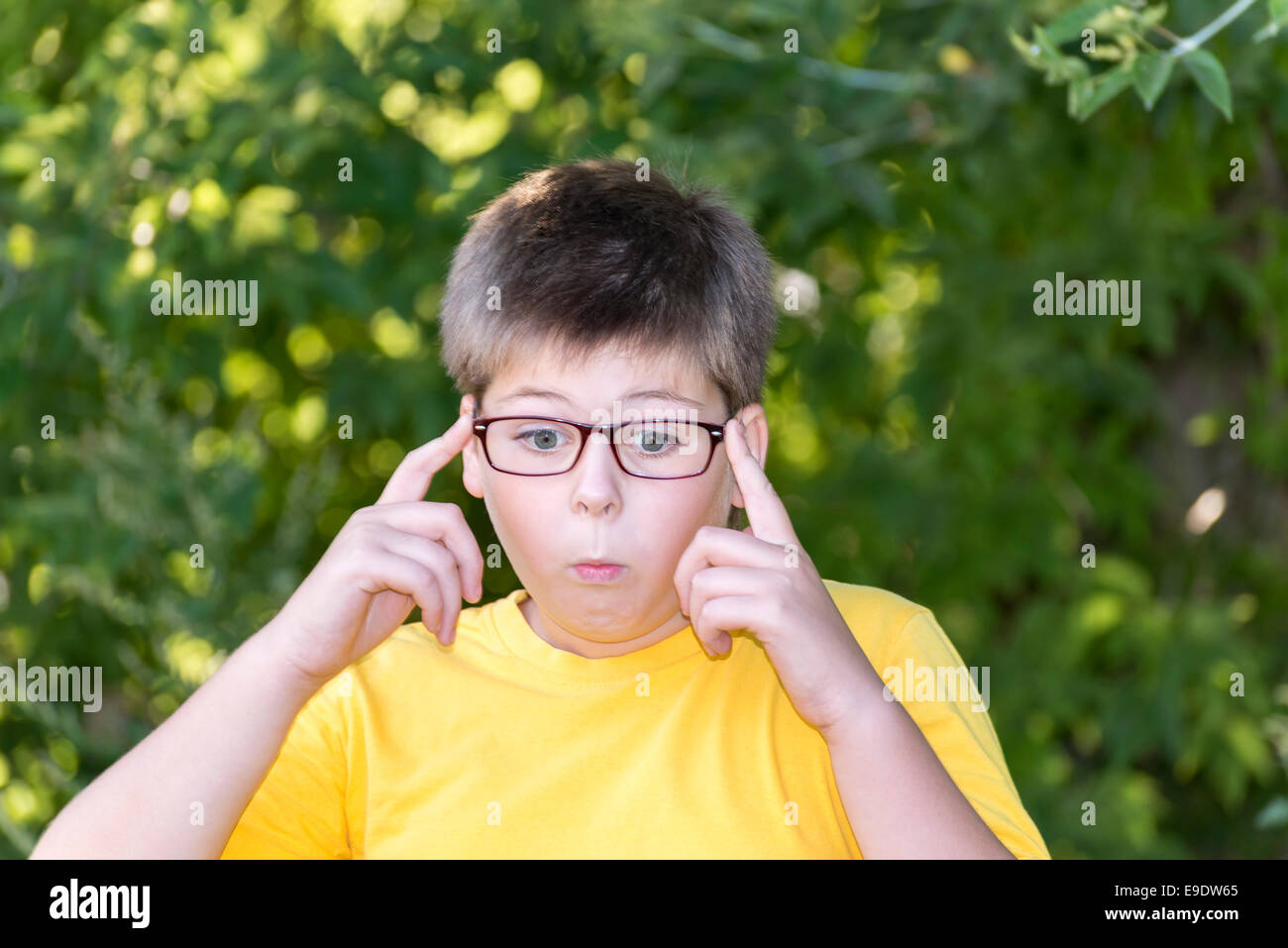 Smiling cute 10 year old hi-res stock photography and images - Alamy