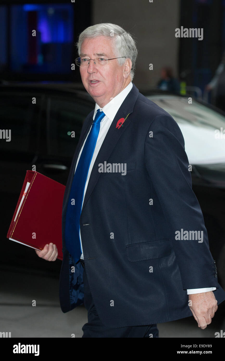 London, UK. 26th Oct, 2014. Defence Secretary Michael Fallon arrives at ...