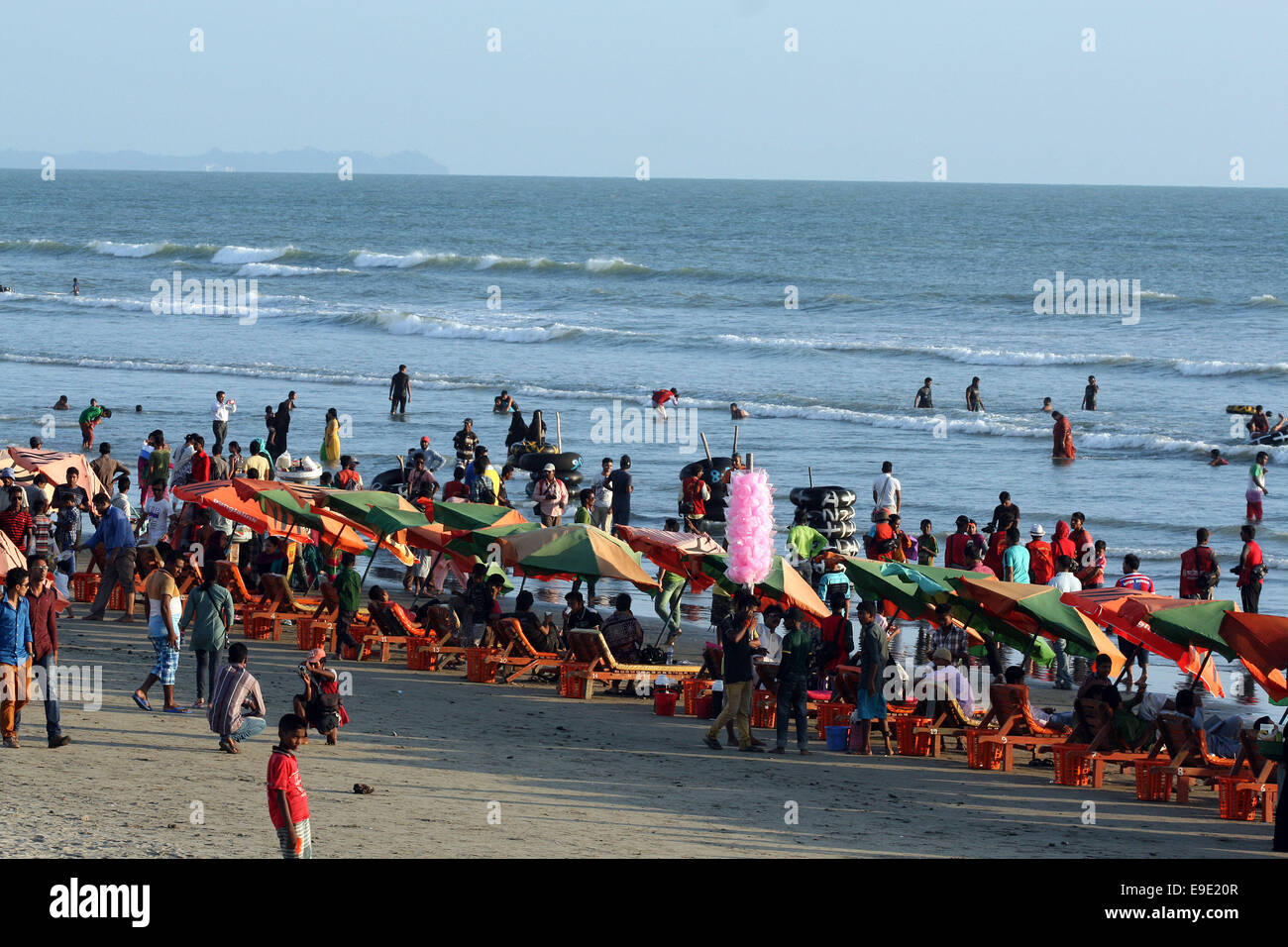 Bangladesh, Cox bazaar 16 October 2014. Cox bazaar the world's longest ...