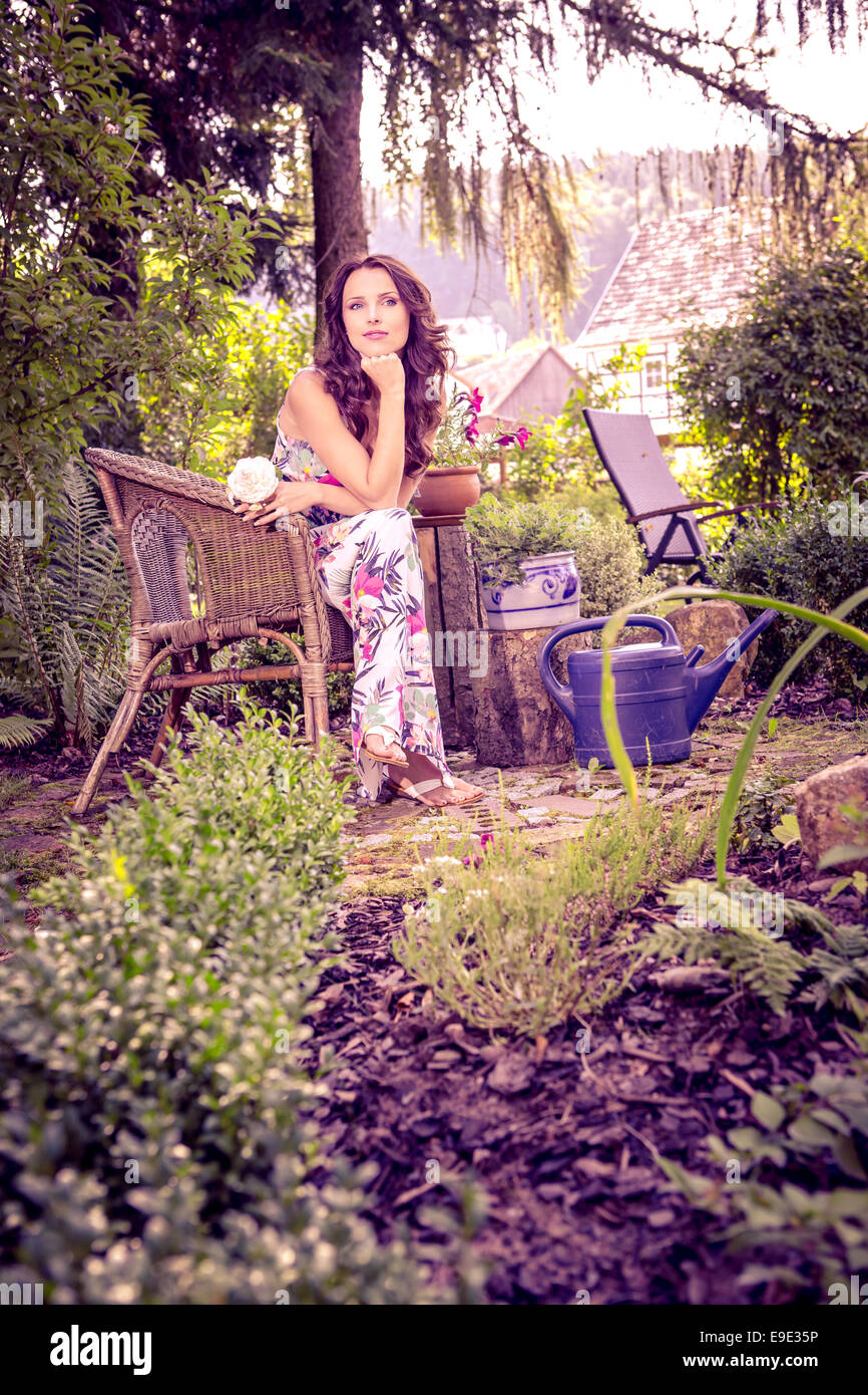 Outdoor work young woman working hi-res stock photography and images ...