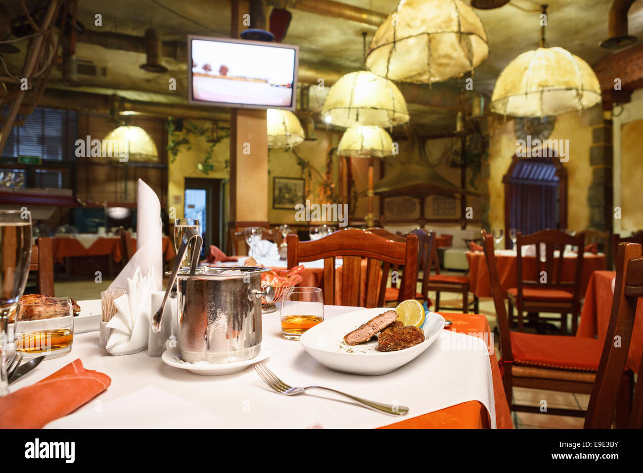 Interior italian restaurant hi-res stock photography and images - Alamy