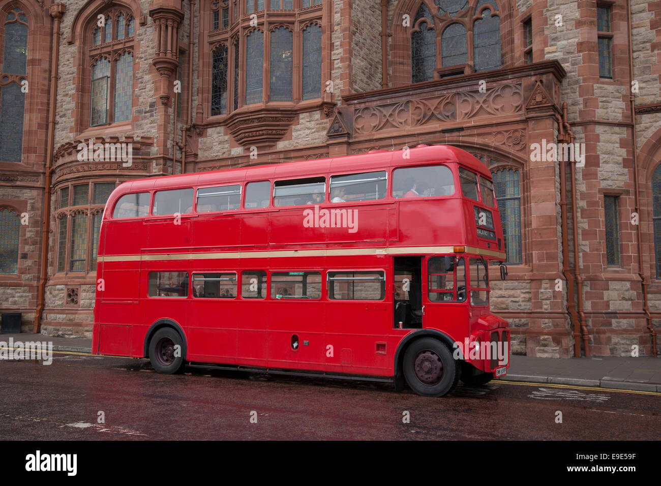Tourist Bus; Derry - Londonderry; Northern Ireland Stock Photo - Alamy