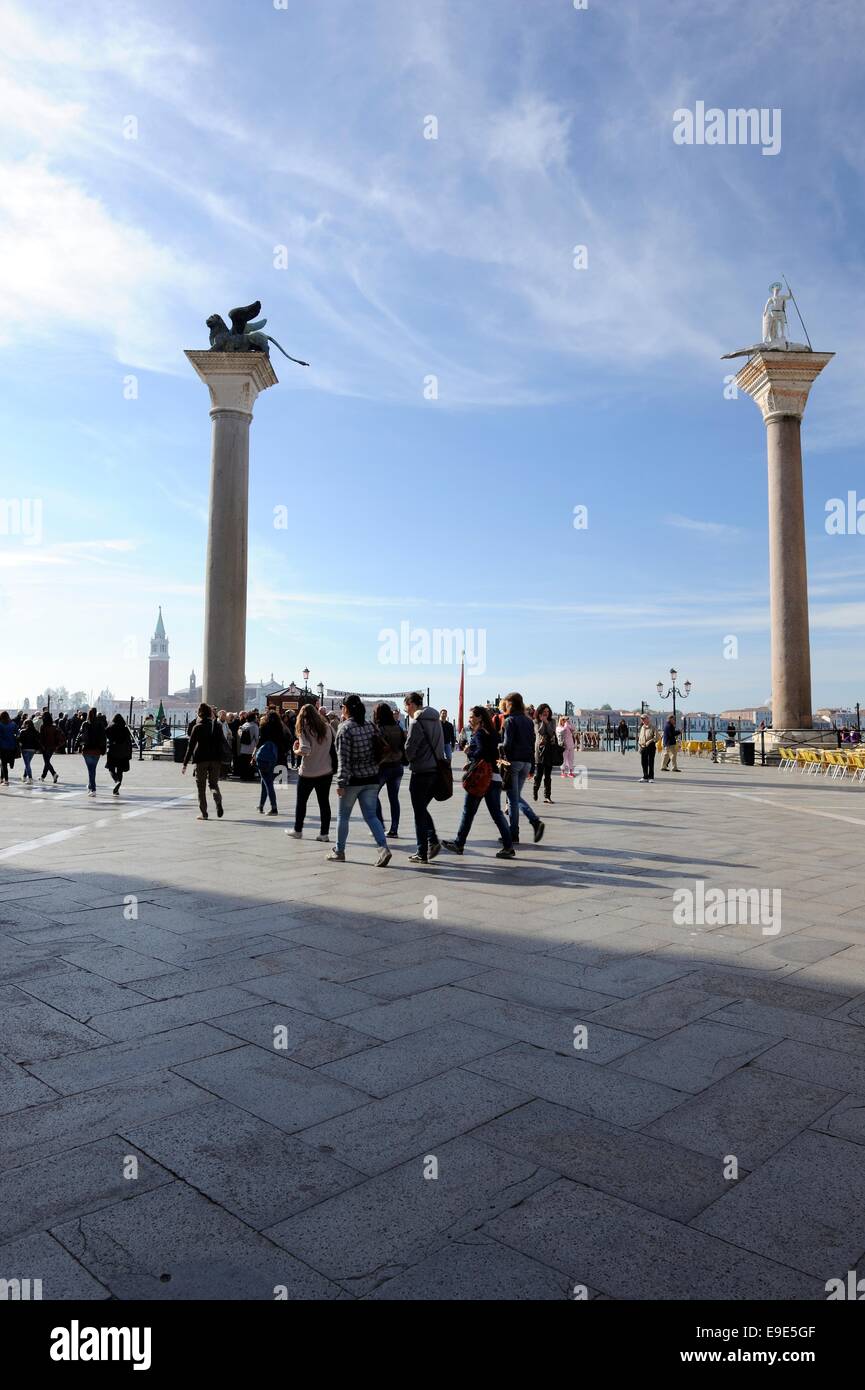 Know the story hi-res stock photography and images - Alamy