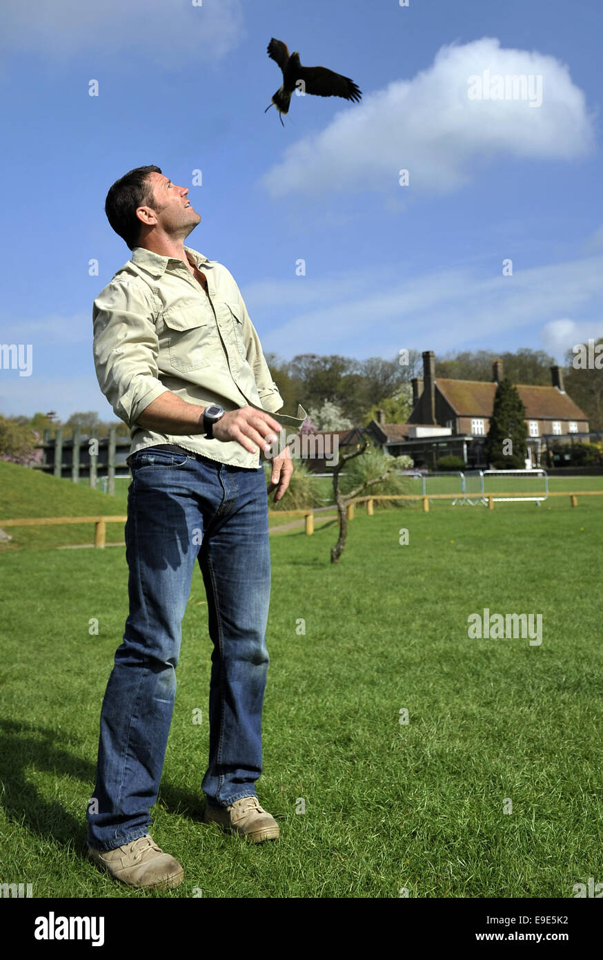 Tv wildlife presenter steve backshall hi-res stock photography and ...