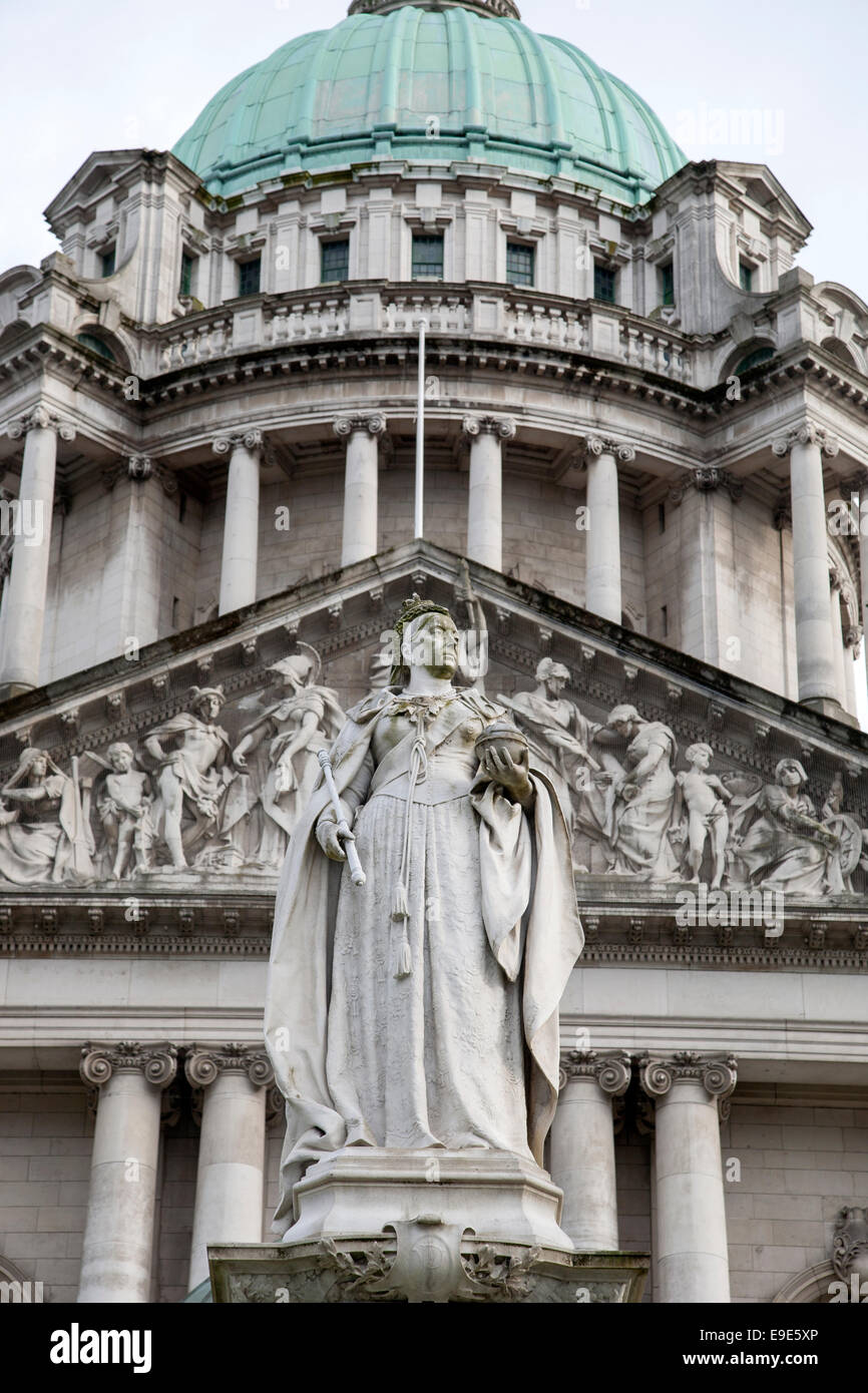 Statue outside belfast city hall hi-res stock photography and images ...