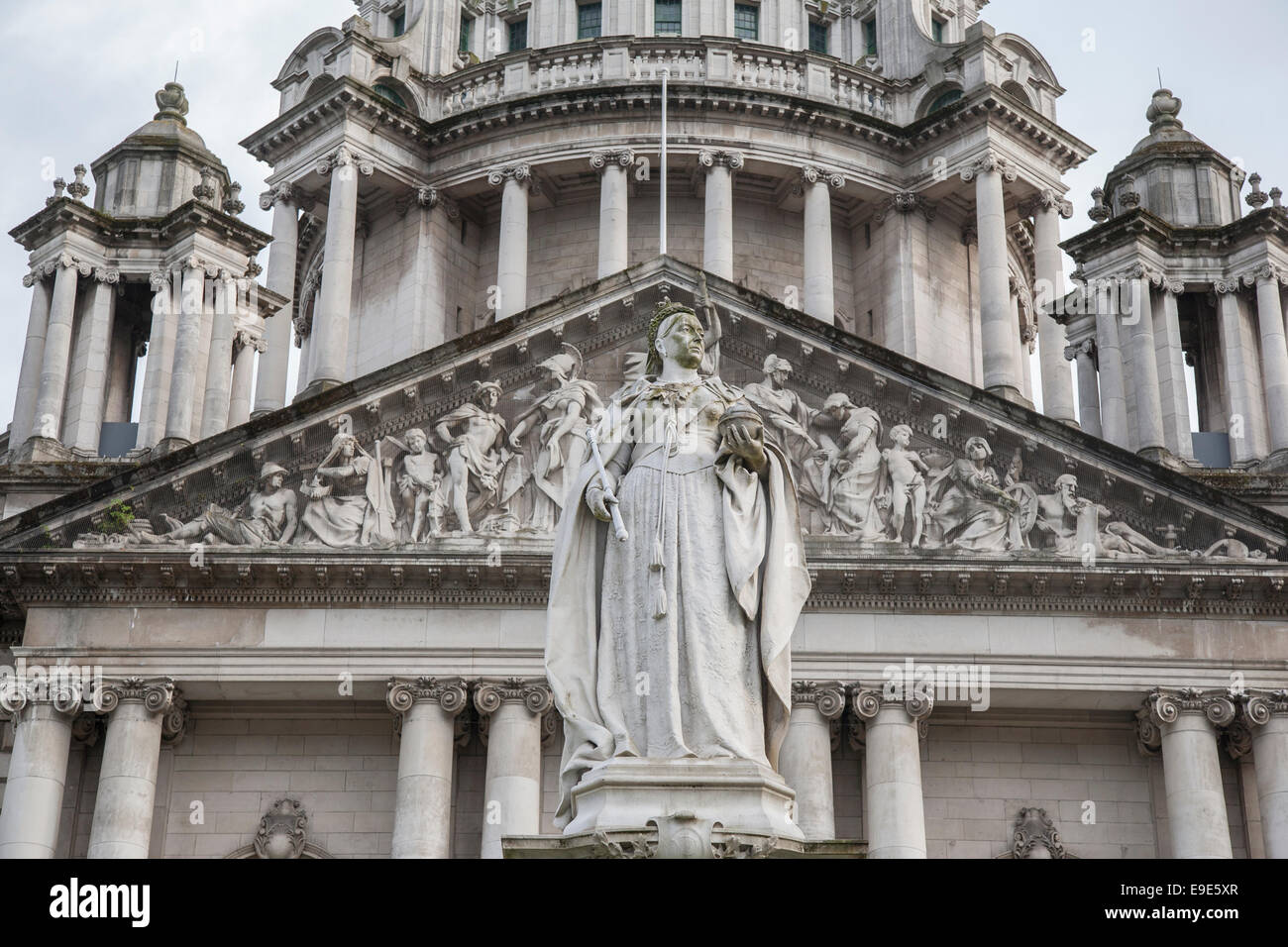 Statue outside belfast city hall hi-res stock photography and images ...