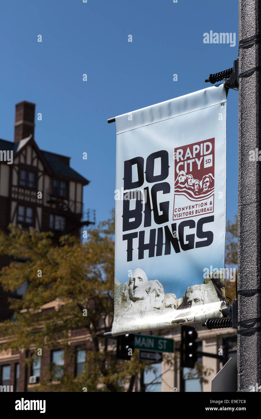 Street banner hi-res stock photography and images - Alamy