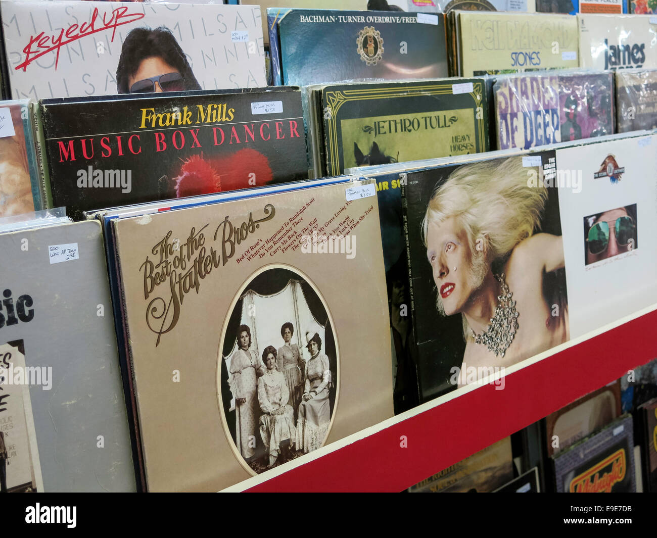 Objects assortment memorabilia hi-res stock photography and images - Alamy