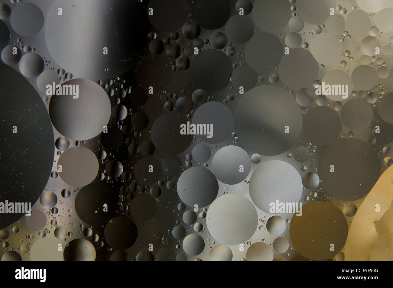 Oil pattern on water hi-res stock photography and images - Alamy