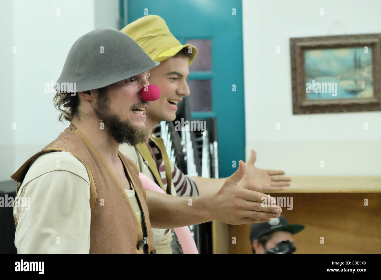 Jerusalem, Israel. 26th Oct, 2014. Clowns ohne Grenzen, Clowns Without ...