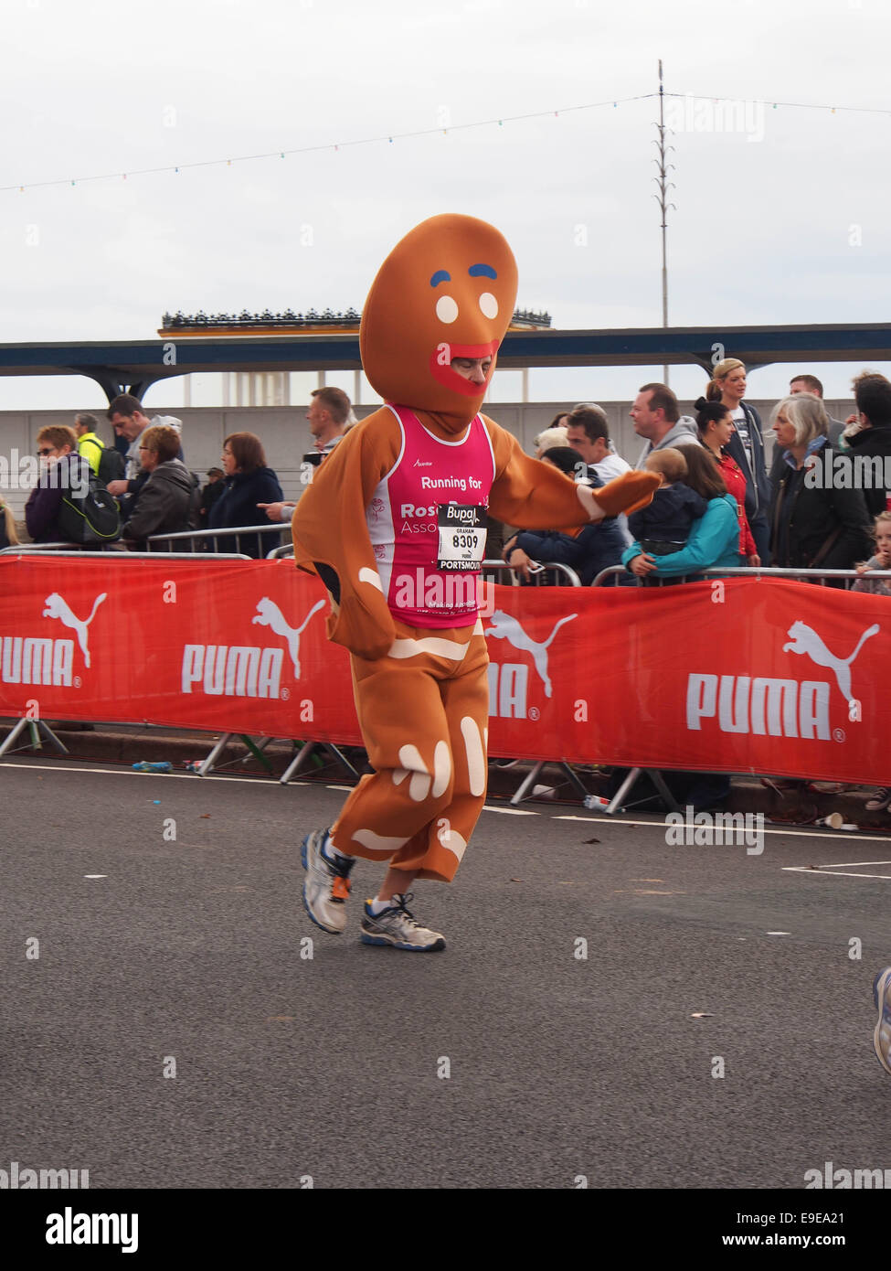 Gingerbread man fancy dress hi-res stock photography and images - Alamy