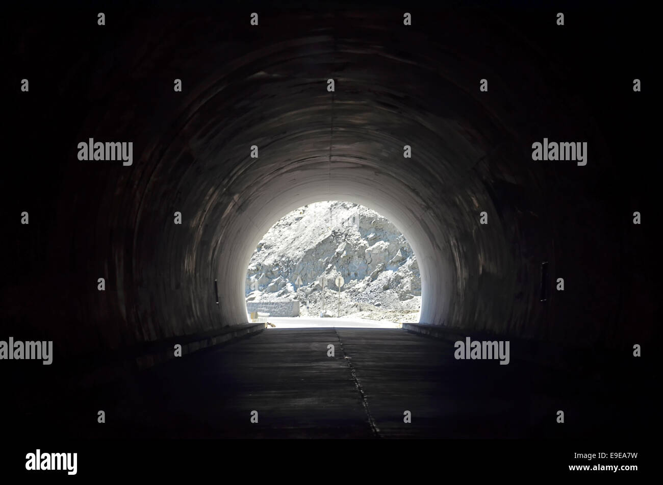 Abandoned tunnel on road hi-res stock photography and images - Alamy