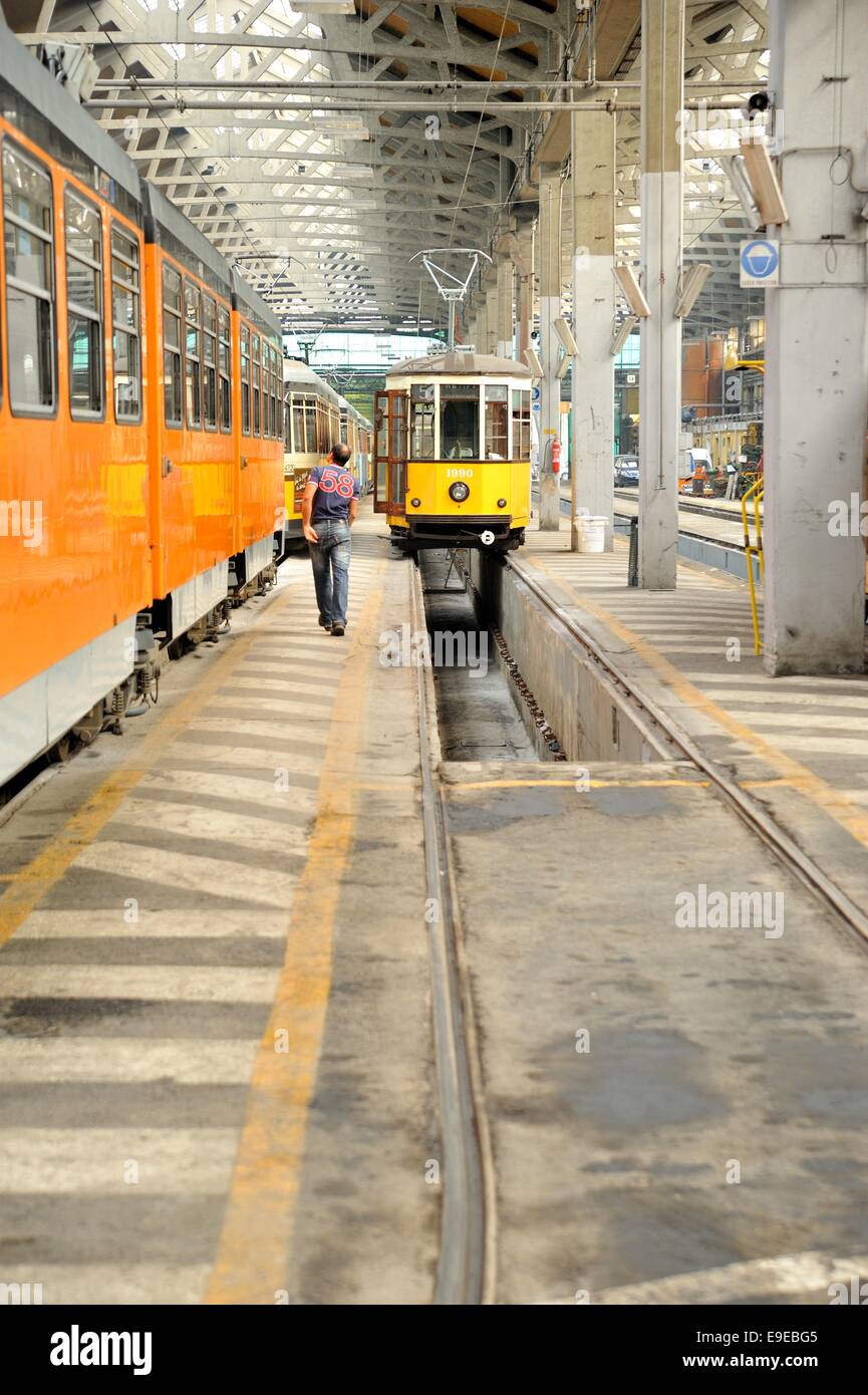 Atm class 1500 hi-res stock photography and images - Alamy