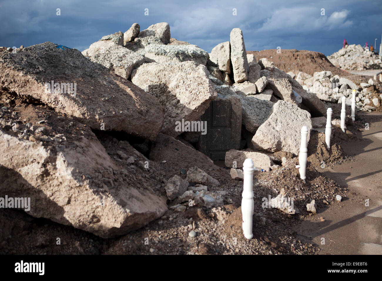 Coastal Defence Wall on Rossall Promenade Thornton-Cleveleys, UK Stock ...