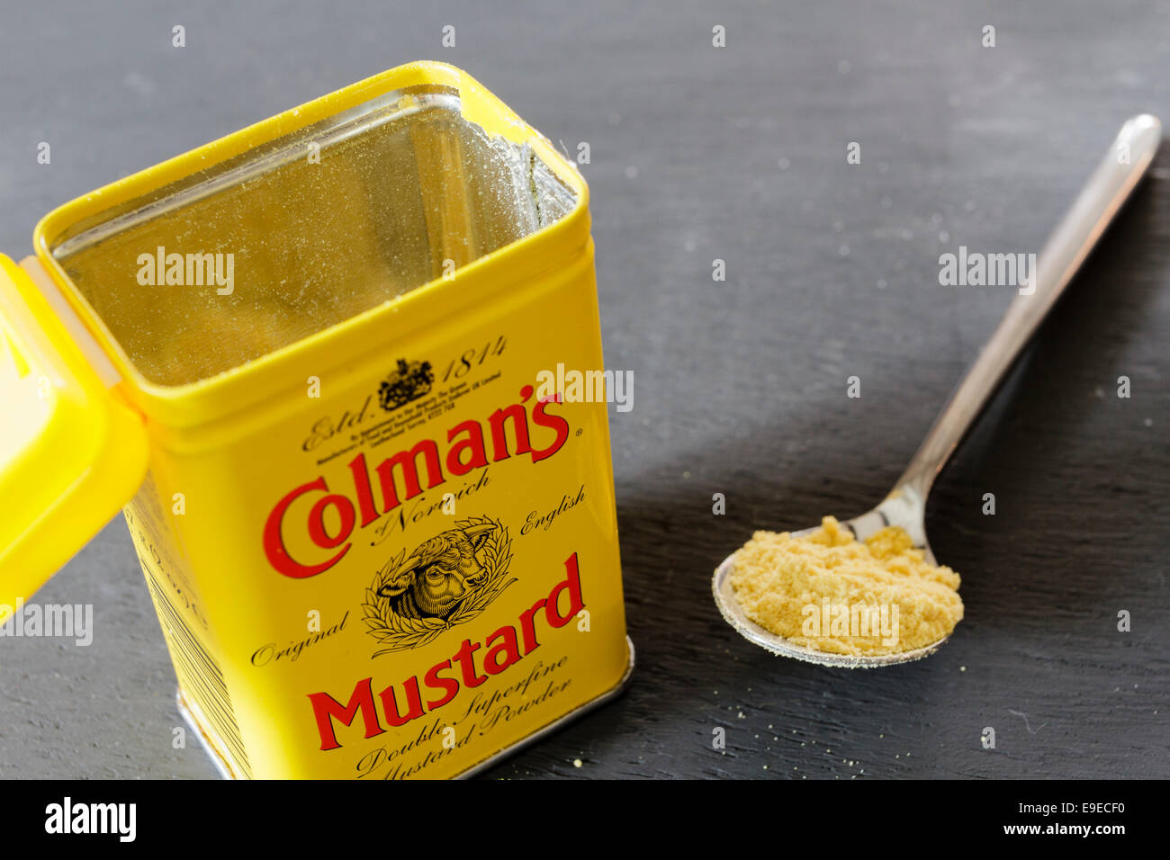 Mustard powder hi-res stock photography and images - Alamy
