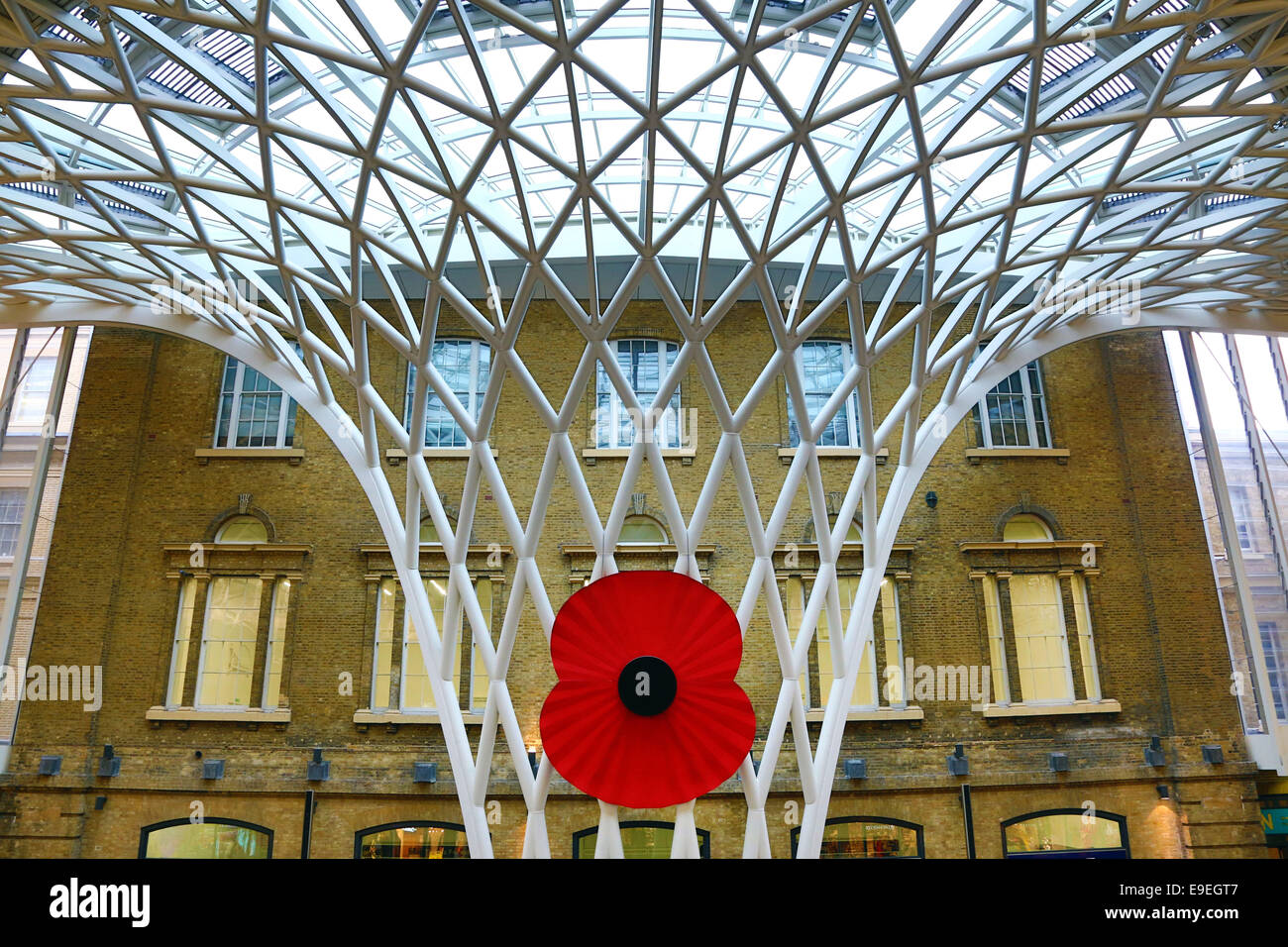 London, UK. 26th October 2014. A giant fibreglass Red Poppy measuring ...