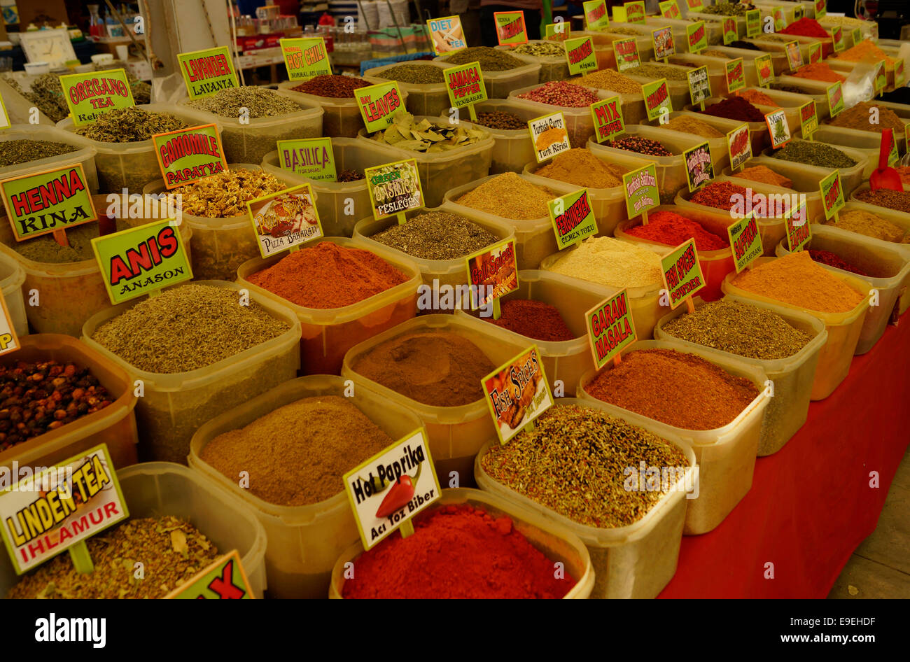 Spices array hi-res stock photography and images - Alamy