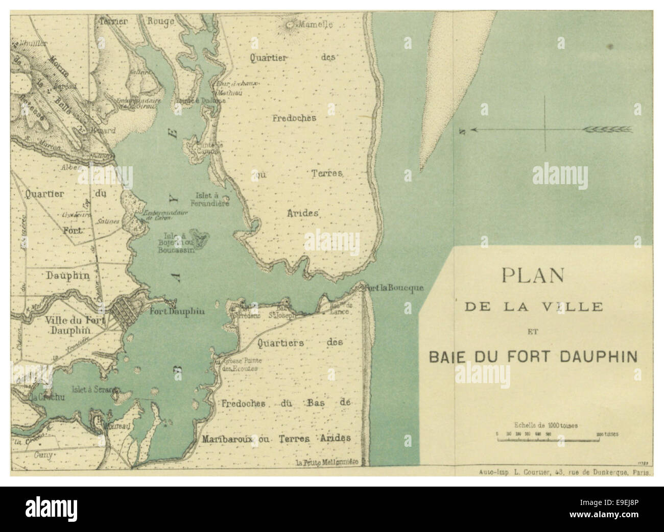 This map, titled 'Plan de la ville et baie du fort Dauphin ...