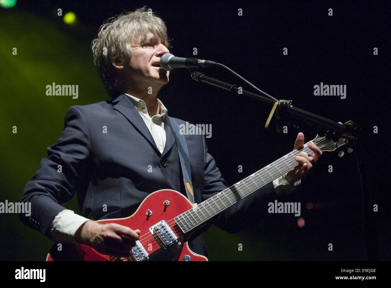 Neil Finn performs a headlining gig at Glasgow Royal Concert Hall ...