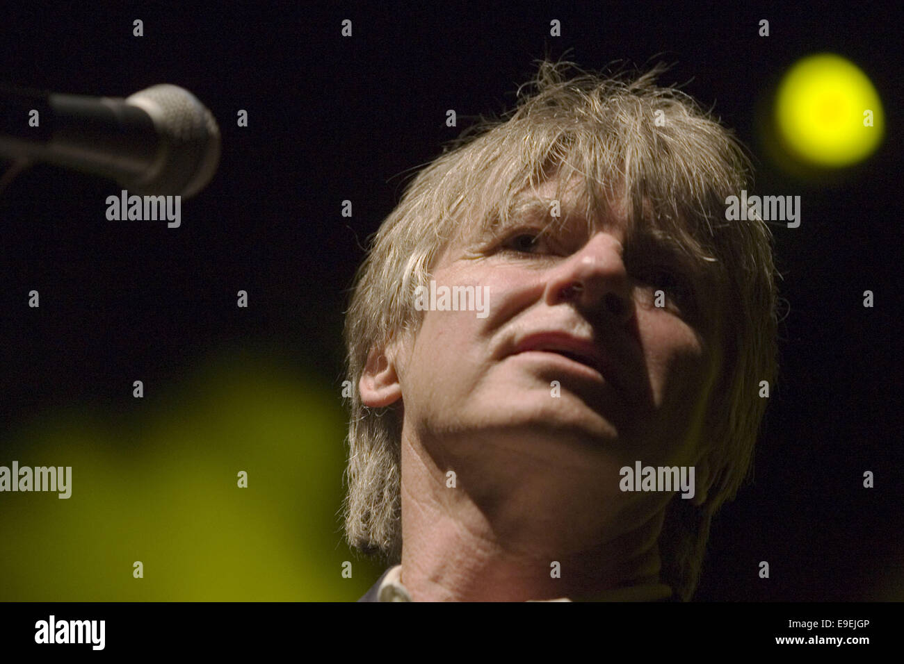 Neil Finn performs a headlining gig at Glasgow Royal Concert Hall ...