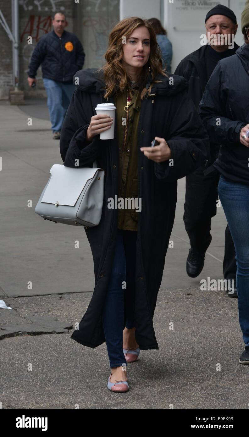 Allison Williams on the set of 'Girls' shooting on location in ...