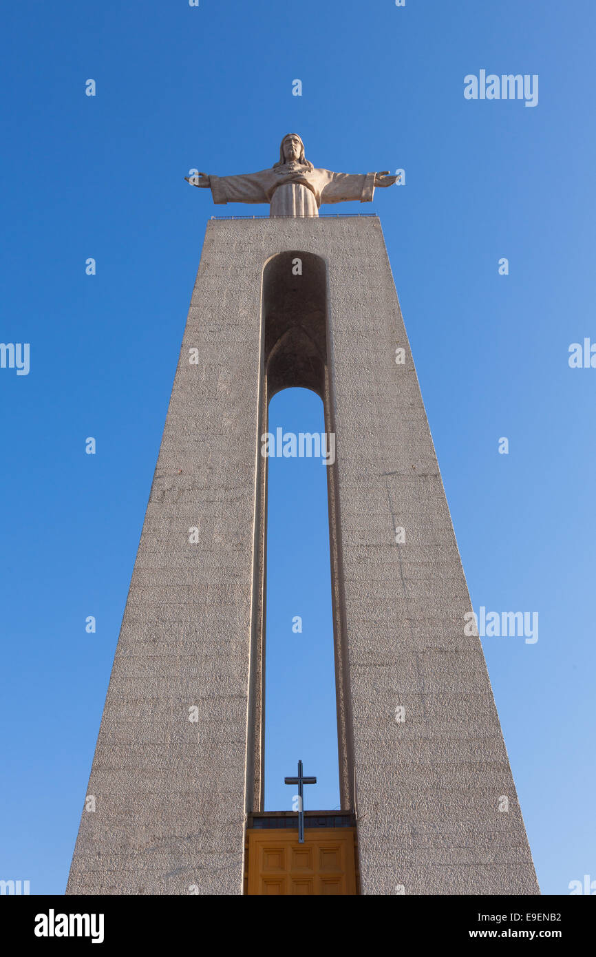 Jesus Christ monument "Cristo-Rei Lisboa" in Lisbon, Portugal Stock ...