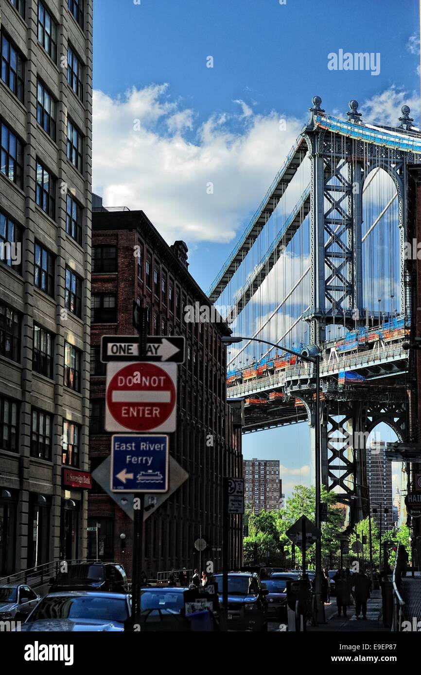 A street view of a Manhattan bridge in New York City Stock Photo - Alamy