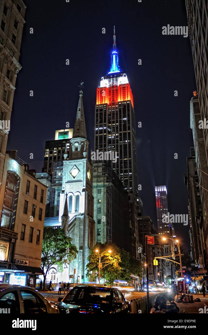 Empire state building by night hi-res stock photography and images - Alamy