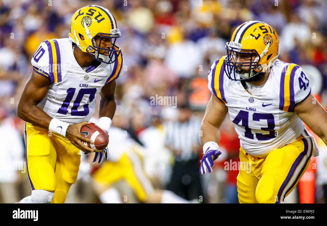 LSU Tigers quarterback Anthony Jennings (10) play action pass with ...