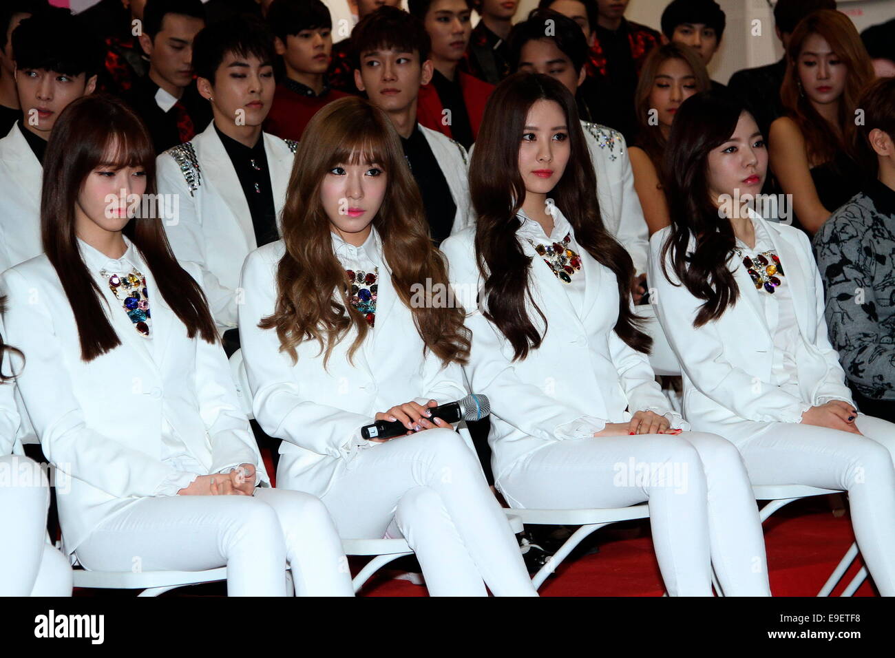 Many Korea pop stars comes to the bird's nest to hold the concert in ...