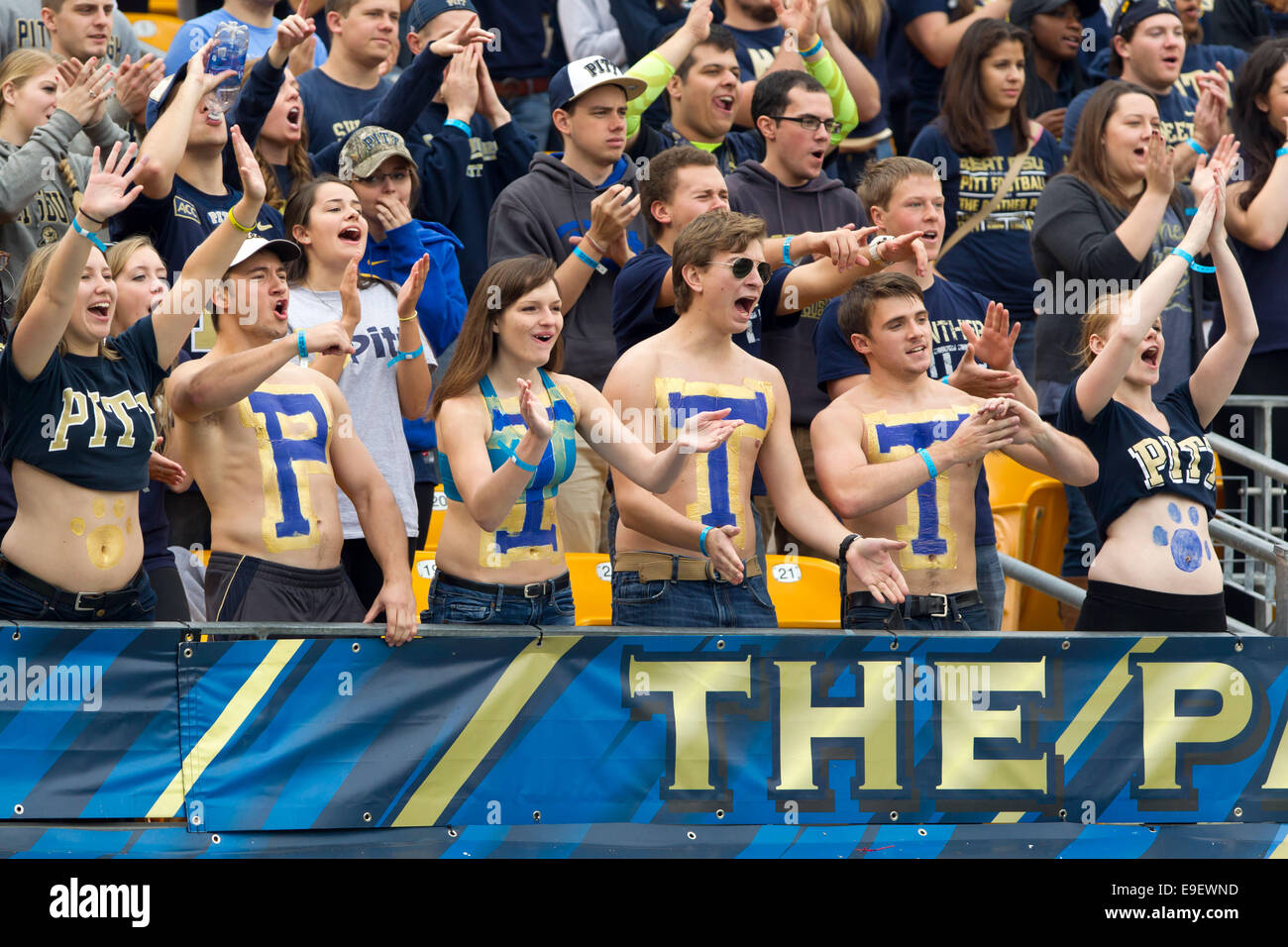 Pittsburgh panthers fans hi-res stock photography and images - Alamy
