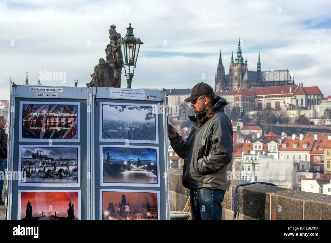 Charles bridge stall hi-res stock photography and images - Alamy