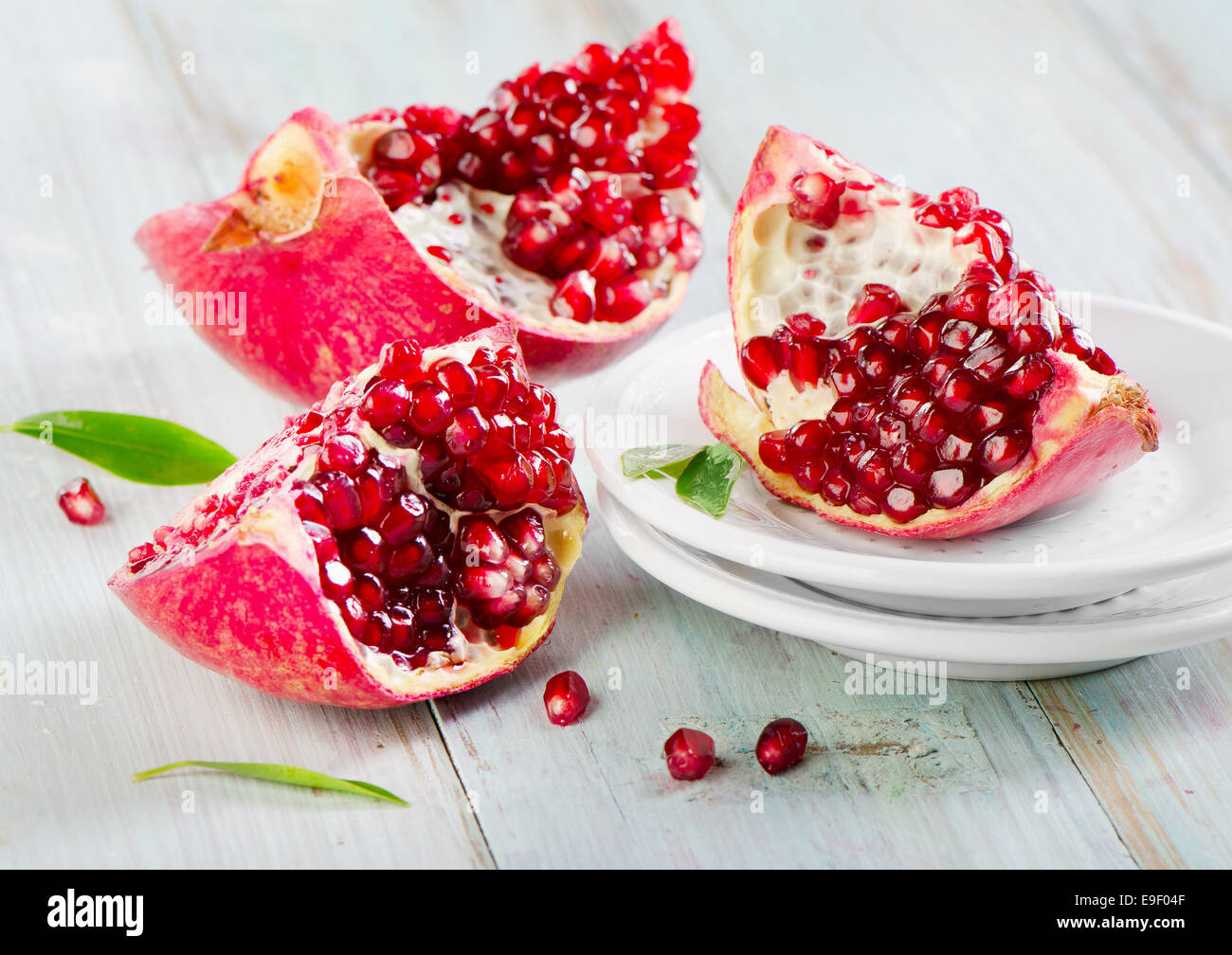 Eat pomegranates hi-res stock photography and images - Alamy